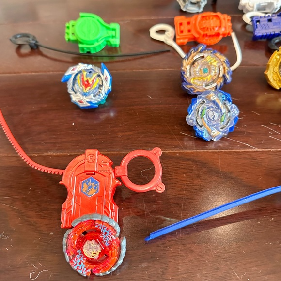 Toys | Beyblades Complete Set 1 Beybladeslaunchers And Beyblade Snake ...